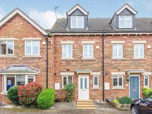 3 bedroom terraced house for sale in Periwinkle Court Goole DN14 DN14