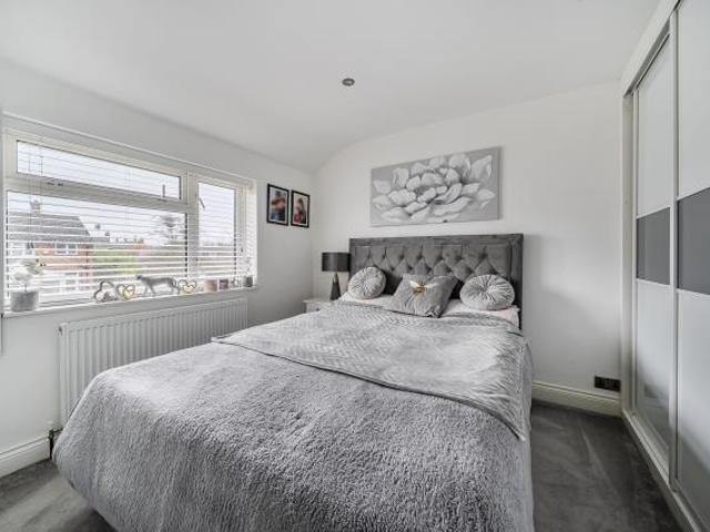3 bedroom terraced house for sale in Perryman Way, Slough, SL2
