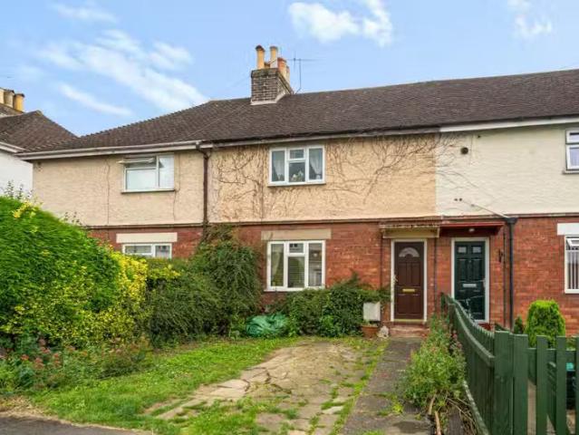 3 bedroom terraced house for sale in Pilley Crescent, Cheltenh.