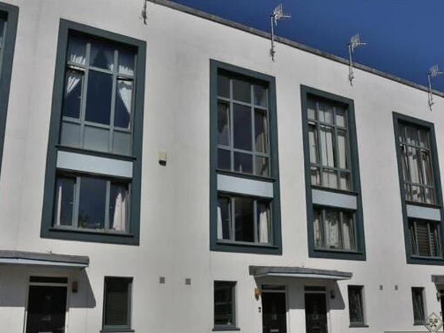 3 Bedroom Terraced House For Sale In Plymouth, Devon