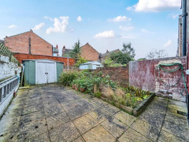 3 bedroom terraced house for sale in Preston Road, London, SE19