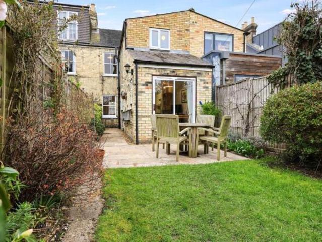 3 bedroom terraced house for sale in Priory Road, Cambridge, CB5