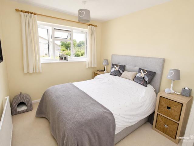 3 bedroom terraced house for sale in Primrose Close, Purley On Thames, Reading, RG8