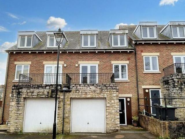 3 Bedroom Terraced House For Sale In Pymore