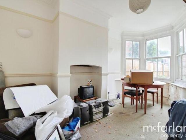 3 bedroom terraced house for sale in Quarry Road, Swindon, SN1