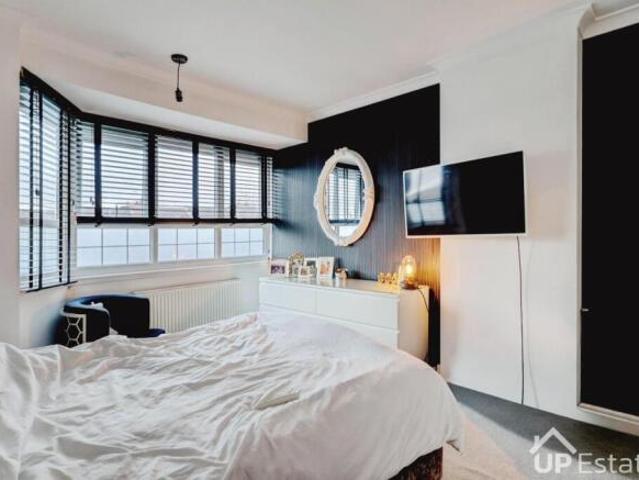 3 bedroom terraced house for sale in Queen Isabels Avenue, Cheylesmore, Coventry, CV3