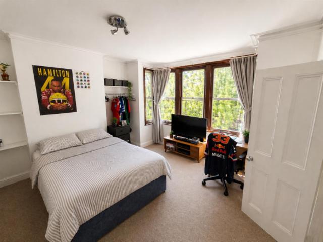 3 bedroom terraced house for sale in Queens Park Terrace, Brighton, BN2