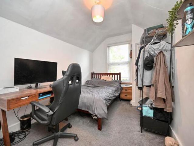 3 bedroom terraced house for sale in Queens Road, Caversham, RG4