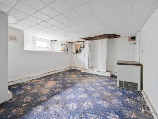 3 bedroom terraced house for sale in Queens Road, Watford, WD17
