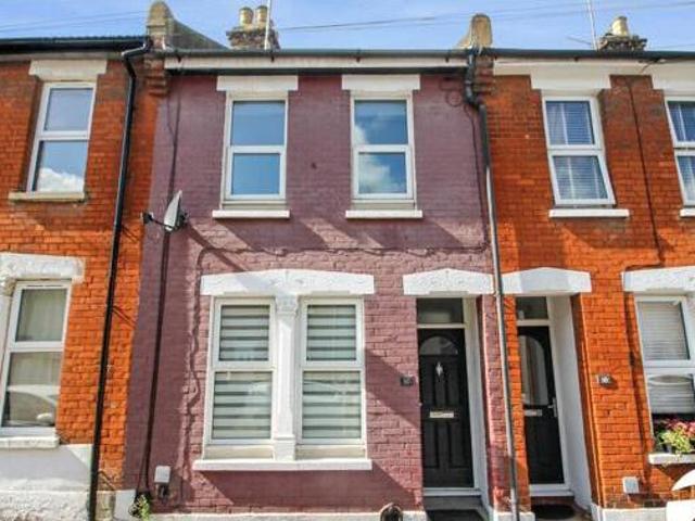 3 Bedroom Terraced House For Sale In Rochester, Kent