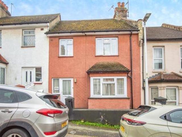 3 Bedroom Terraced House For Sale In Rochester, Kent