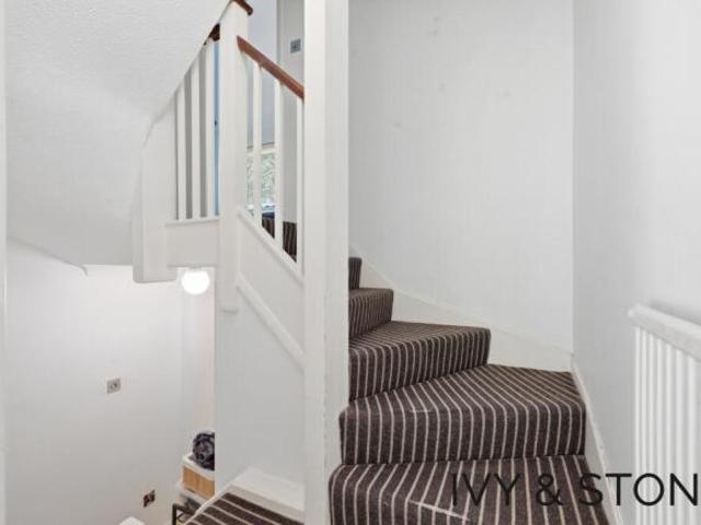 3 bedroom terraced house for sale in Rolvenden Gardens, Bromley, Kent, BR1