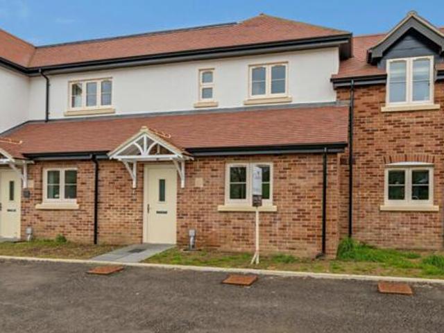 3 Bedroom Terraced House For Sale In Ropley, Alresford