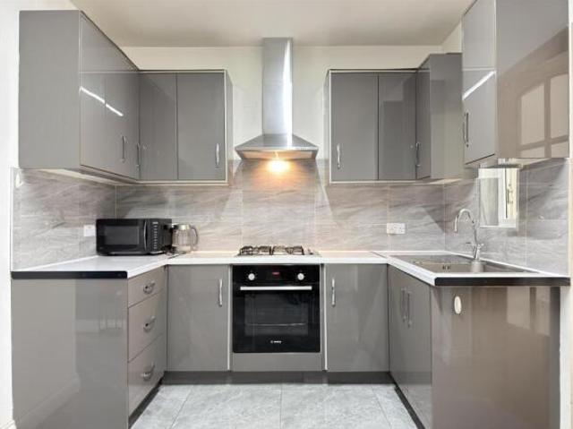 3 bedroom terraced house for sale in Rosedale Avenue, Leicester, LE4