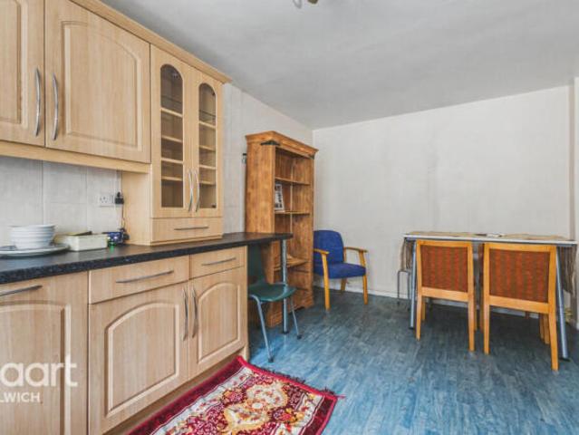 3 bedroom terraced house for sale in Radnor Road, London, SE15