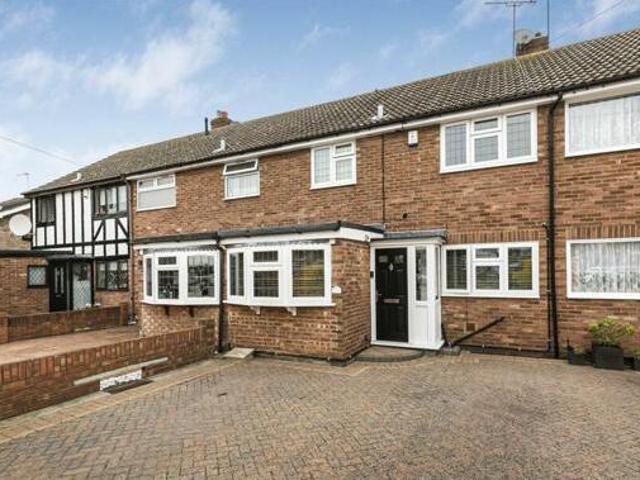 3 Bedroom Terraced House For Sale In Rainham, Essex