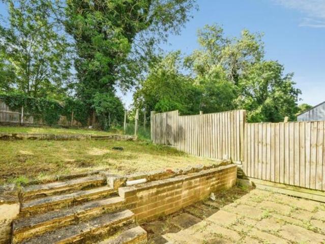 3 bedroom terraced house for sale in Ramsbury Avenue, Swindon, SN2