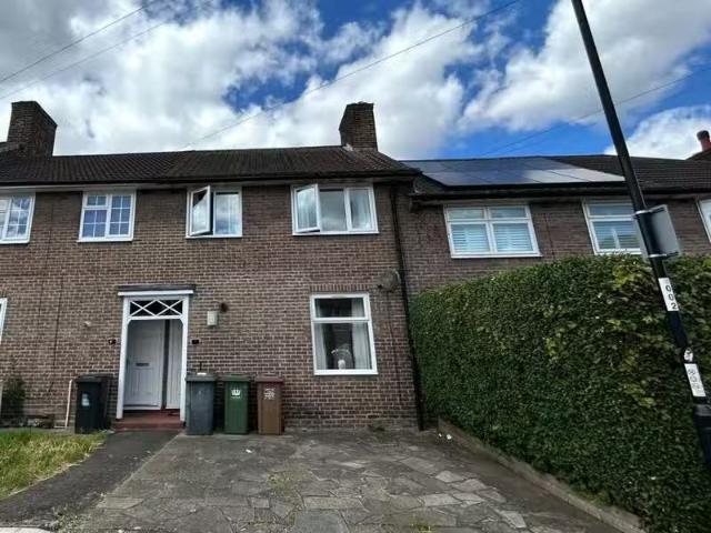 3 bedroom terraced house for sale in Reigate Road, Bromley, BR1