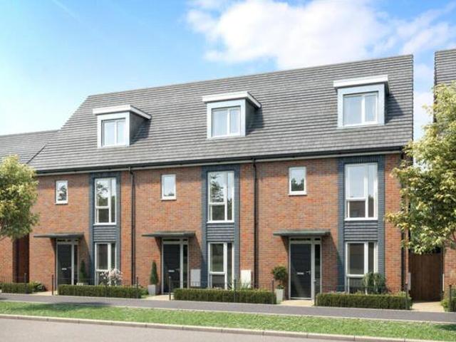 3 Bedroom Terraced House For Sale In Rh10 3yr