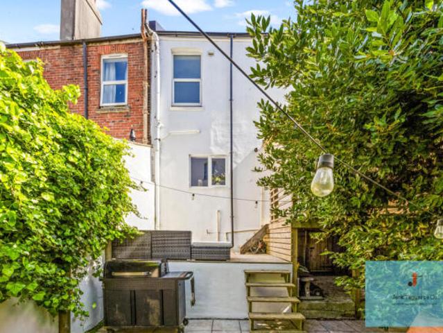 3 bedroom terraced house for sale in Riley Road, Brighton, BN2