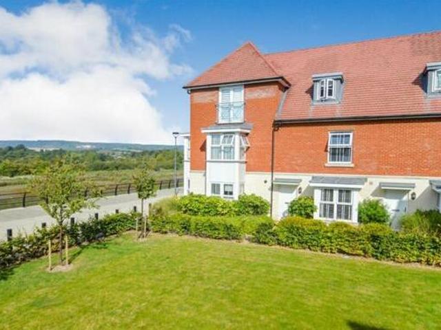 3 Bedroom Terraced House For Sale In Wouldham, Rochester