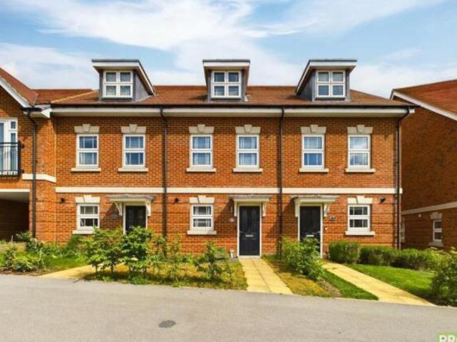 3 Bedroom Terraced House For Sale In Wokingham, Berkshire