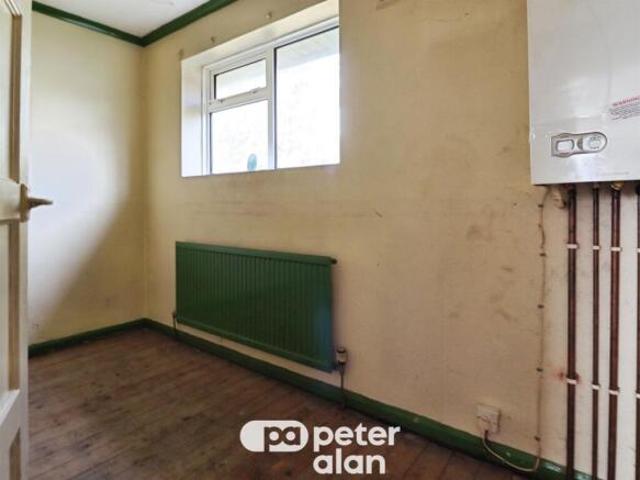 3 bedroom terraced house for sale in Wolfs Castle Avenue, Llanishen, Cardiff, CF14