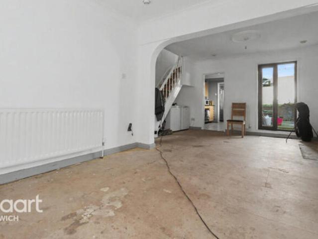 3 bedroom terraced house for sale in Woodbridge Road, Ipswich, IP4