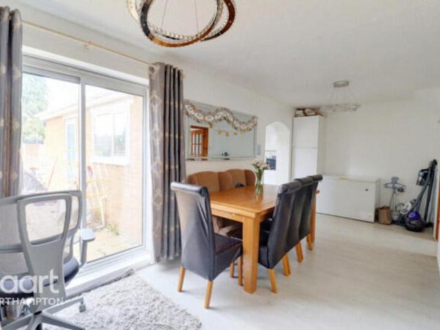 3 bedroom terraced house for sale in Woodside Green, Northampton, NN5