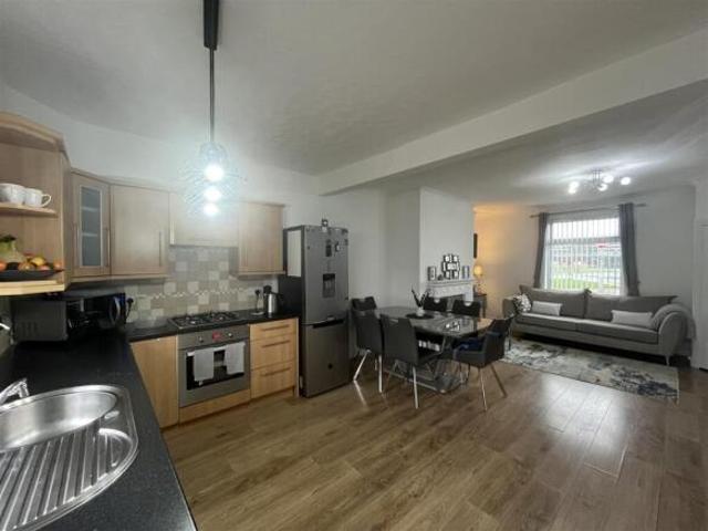 3 bedroom terraced house for sale in Woodside Road, Wyke, Bradford, BD12