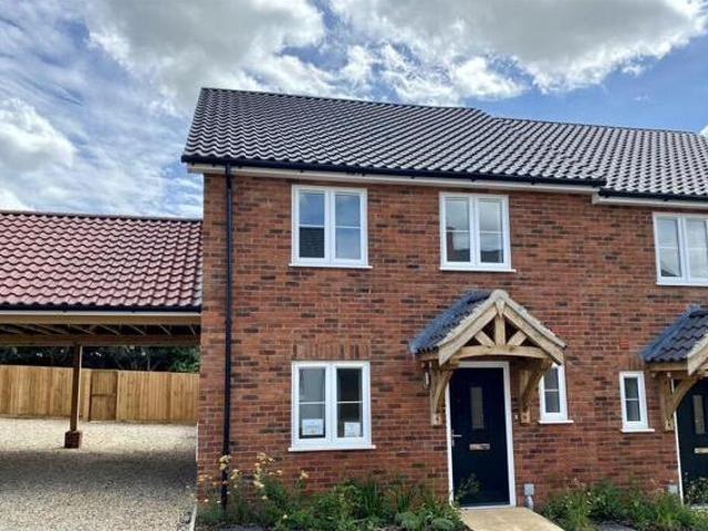 3 Bedroom Terraced House For Sale In Woodton, Bun