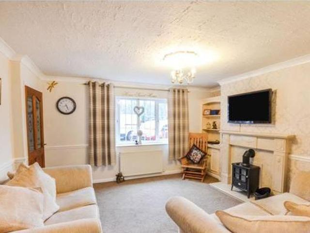3 bedroom terraced house for sale in Woodview Sheffield S21 S21