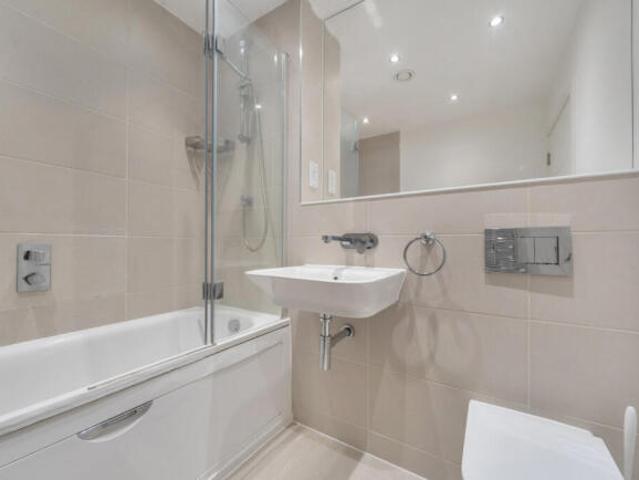 3 bedroom terraced house for sale in Woolhampton Way, Reading, Berkshire, RG2