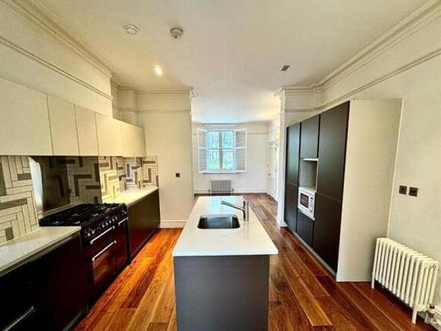 3 Bedroom Terraced House For Sale In Woolwich, London