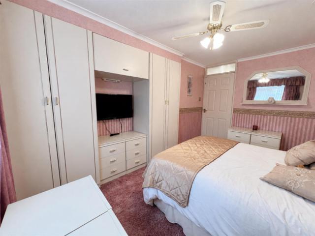 3 bedroom terraced house for sale in Wateridge Road, Basingstoke, RG21