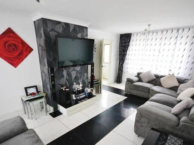 3 bedroom terraced house for sale in Waterson Road Chadwell StMary RM16