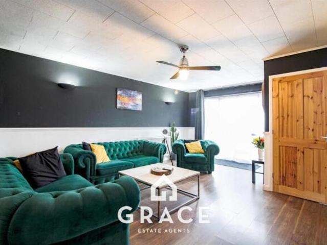 3 bedroom terraced house for sale in Waveney Road, Ipswich, IP1