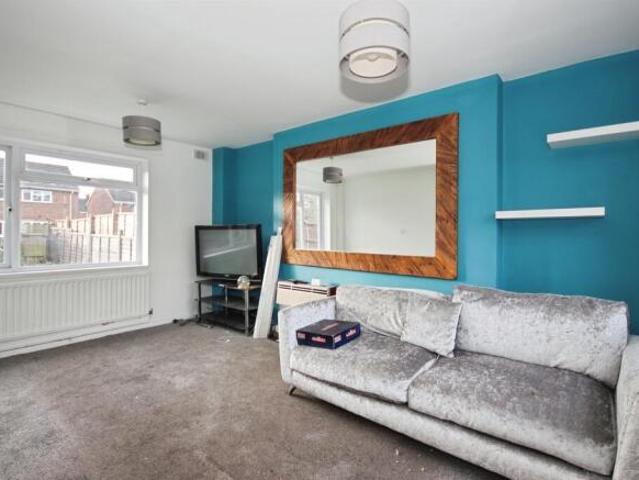 3 bedroom terraced house for sale in Wackrill Drive, Leamington Spa, CV32