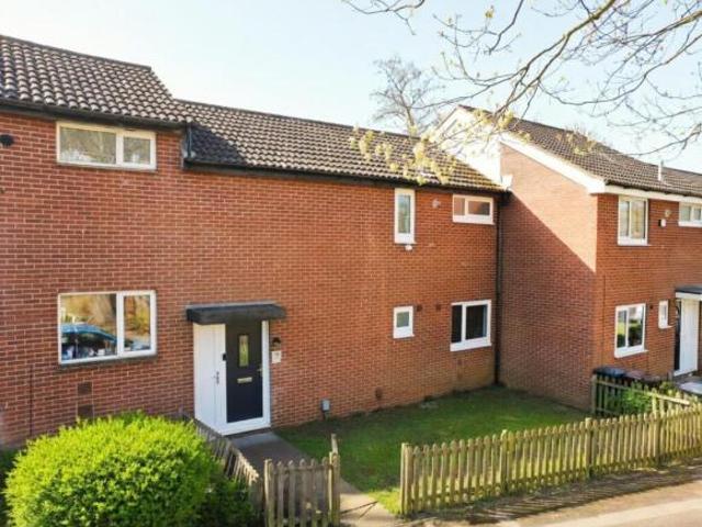 3 bedroom terraced house for sale in Waingrove, Blackthorn, Northampton NN3