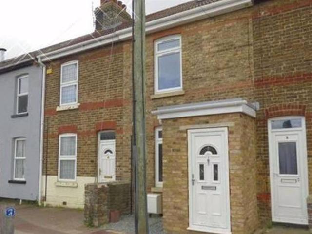 3 bedroom terraced house for sale in Wainscott Road Wainscott Rochester ME2