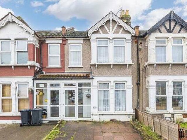 3 bedroom terraced house for sale in Wanstead Park Road Ilford IG1