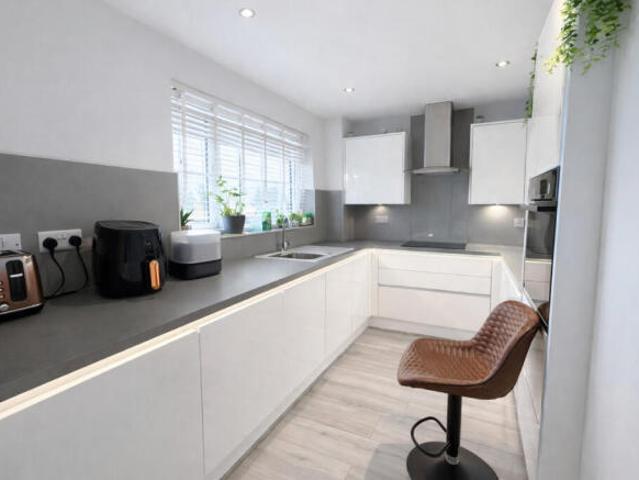 3 bedroom terraced house for sale in Welcombe Avenue, Swindon, SN3 2, SN3