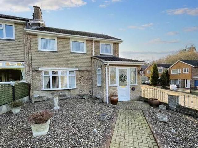 3 bedroom terraced house for sale in Welton Close Stocksfield NE43