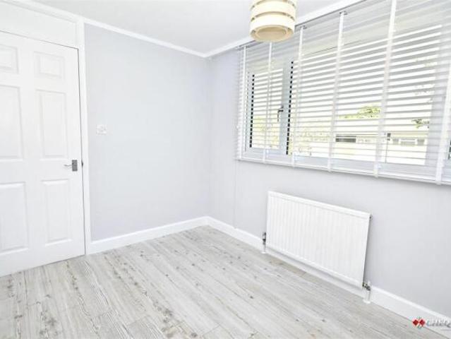 3 bedroom terraced house for sale in West Ham Close, Basingstoke, RG22