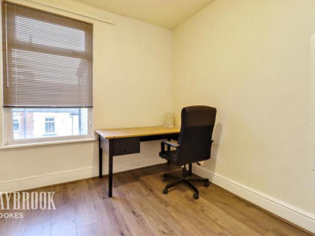 3 bedroom terraced house for sale in Western Road, Sheffield, S10