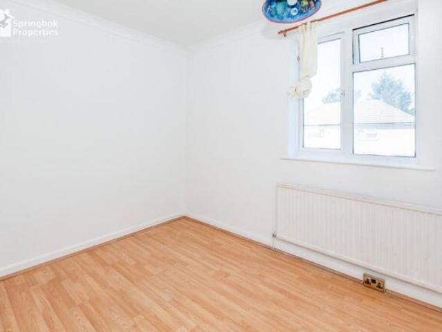 3 bedroom terraced house for sale in Whiteford Road, Slough, Berkshire, SL2
