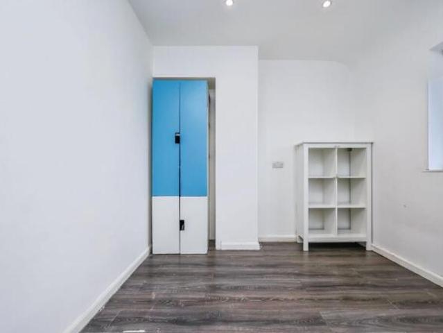 3 bedroom terraced house for sale in Windmill Lane, Nottingham, NG3