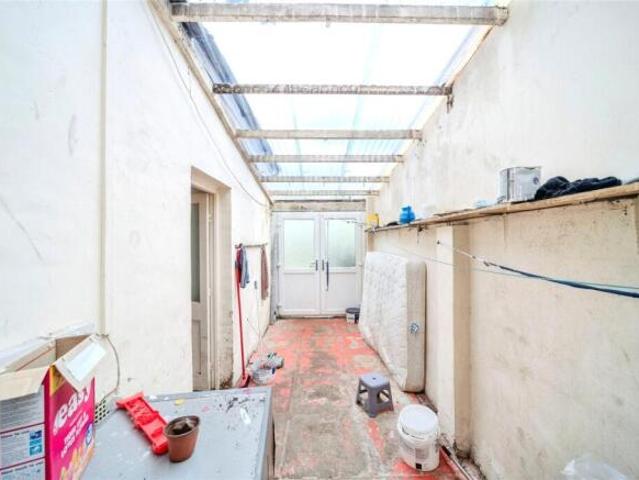3 bedroom terraced house for sale in Windsor Street, Bletchley, Milton Keynes, Buckinghamshire, MK2