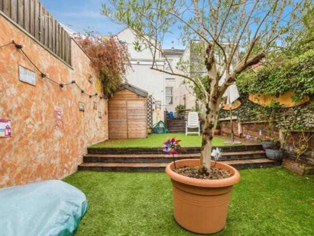 3 bedroom terraced house for sale in Windsor Street, Uplands, SA2