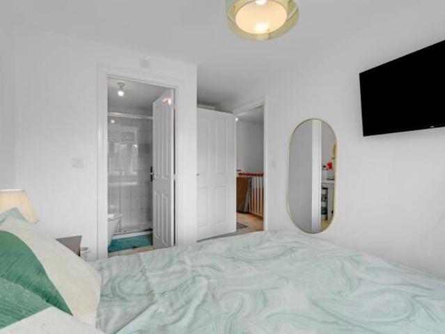 3 bedroom terraced house for sale in Winehouse Grove, Glebe Farm, Milton Keynes, Buckinghamshire, MK17 8YN, MK17